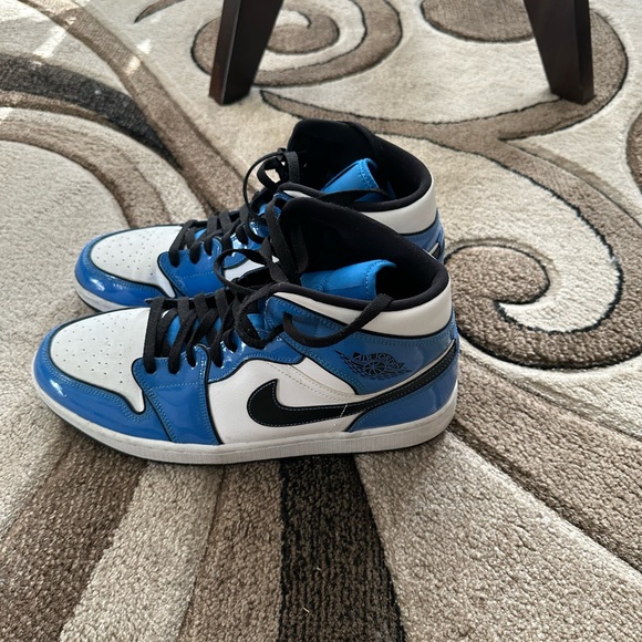 Jordan | Shoes | Mens Blue Jordan Retro One Mid | Poshmark